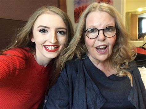 Sally Thomsetts Daughter Charlotte Is All Grown Up And Looks Beautiful