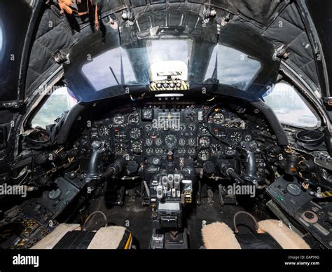 B2 Bomber Cockpit Layout Inside The B 2 Bomber The Most Powerful