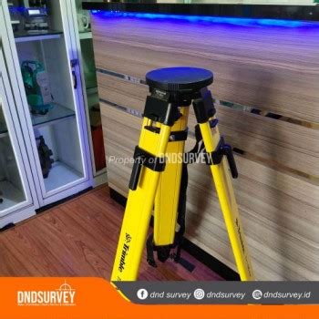 Tripod Trimble Trimax DND Survey