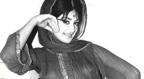 Saira Banu Misses Her 22 Inch Waistline Fans Say ‘you Are Beautiful