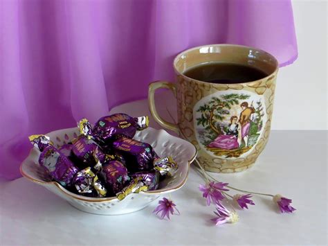 Конфеты в вазе (29 фото)
