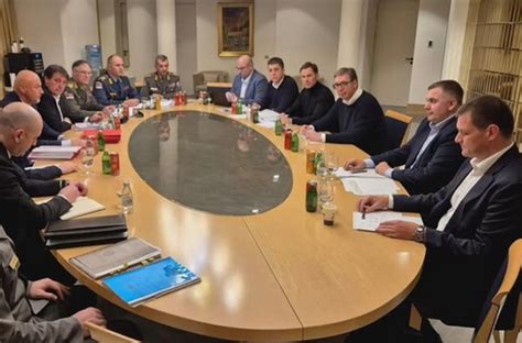 Vučić Se Sastao Sa Vojnim Vrhom Srbije Poslao Snažnu Poruku Foto