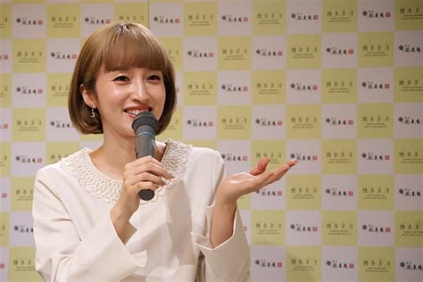 リニューアルされた風美庵の三日月型フィナンシェ『博多美月』を記念した梅田彩佳さんのトークショーが開催！ Tabery