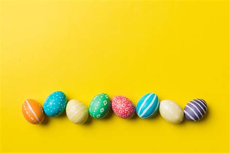 휴일 준비 컬러 배경에 여러 가지 색상 부활절 달걀 파스텔 색상 부활절 달걀 복사 공간이 있는 휴일 컨셉 4월에 대한 스톡 사진 및 기타 이미지 Istock