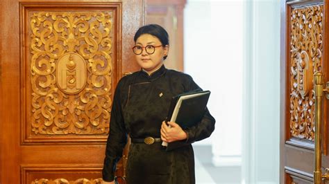 УИХ ын гишүүн Э Болормаа “Ханбогд Эксплорайшн” компаниас 30 сая төгрөгийн хандив авч зарцуулсан