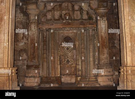 Shaher Ki Masjid Interior Stone Carvings Place Of Imam The Leader Built By Sultan Mahmud