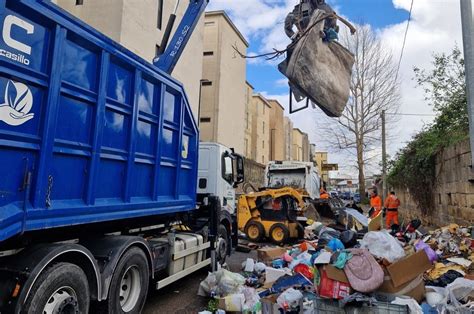Blitz Della Polizia Locale Al Campo Nomadi Di Via Del Riposo Rimosse Tonnellate Di Rifiuti