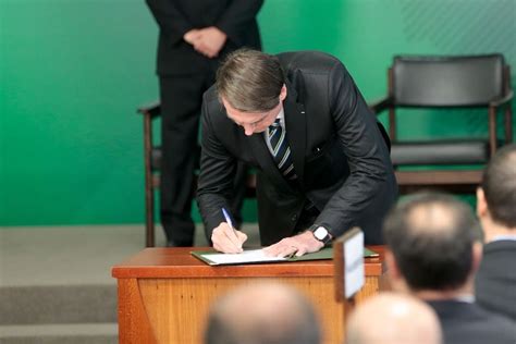 Em 17 Meses De Governo Bolsonaro é O Presidente Que Mais Editou Mps