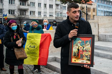 Caravana AUR la Cluj Napoca Liderul AUR a fost primit cu brațele