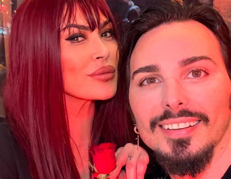 Arrestati Il Cantante Tony Colombo E La Moglie Tina Rispoli Hanno