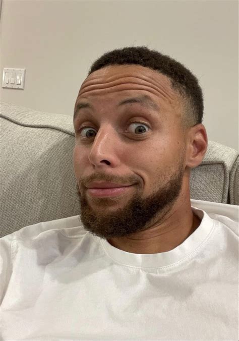 Celebrity Entertainment Stephen Curry Goes Shirtless For A Beach Day