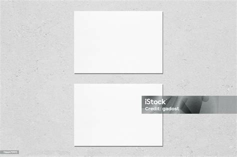 두 개의 빈 흰색 가로 사각형 A5 크기의 카드 모형 형판에 대한 스톡 사진 및 기타 이미지 형판 인사장 수평 구성
