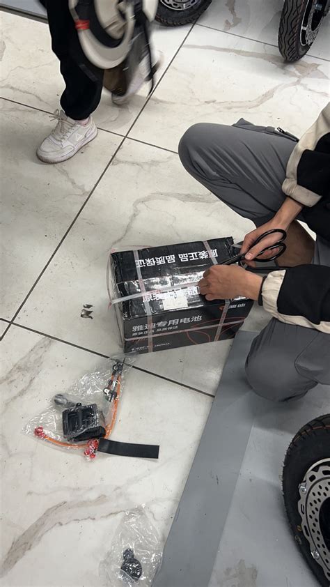 雅迪电动车怎么样 3月线下很火的1999雅迪de3标准版提车什么值得买