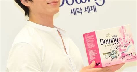 포토 지성 훈훈한 미소