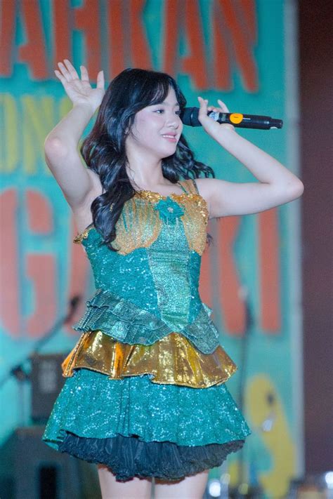 Zee Jkt48 Gadis Berambut Cokelat Wanita Cantik Foto Gadis Cantik