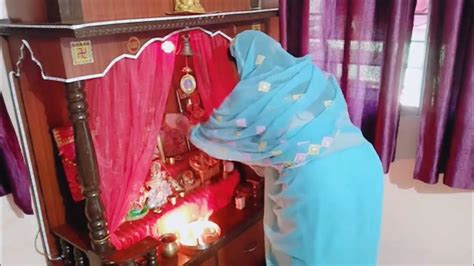 आज मेरी हालत ऐसी हो रही हैकभी कभी घर मे इतनी काम फैल जाती है की समझ मे