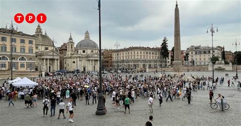 Non Siamo No Vax A Roma La Manifestazione Contro Il Green Pass