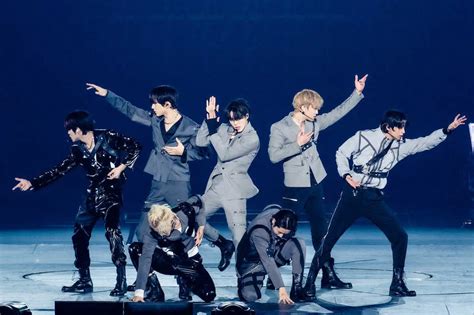 日本ツアー最終公演を行ったnct Dream（前列左から）マーク、ロンジュン、（後列左から）チョンロ、チソン、ジェノ、ジェミン、ヘチャン（c