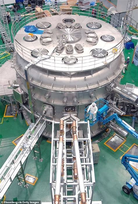 Limitless Clean Energy Nuclear Fusion Reactor Breaks Record In 2025