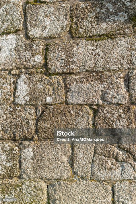 돌담의 질감 오래된 성 돌 벽 텍스처 배경 배경또는 질감으로 돌 벽 대리석 질감 장식 벽돌 천연 돌로 만든 벽 타일 화강암 건축 자재 0명에 대한 스톡 사진 및 기타 이미지