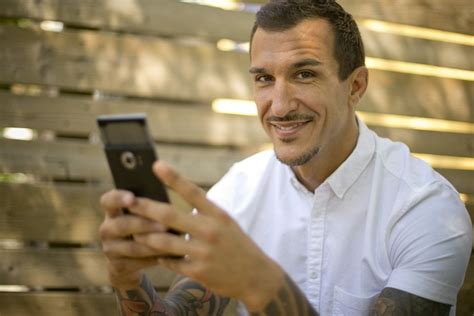 Le Comédien Et Animateur Francisco Randez Accusé Davoir Frappé Une Femme R Quebec