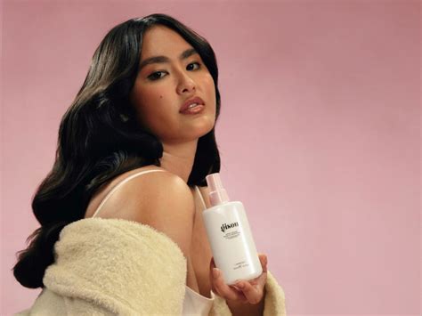 10 Simple Tricks To Keep Your Hair From Getting Frizzy Overnight Gisou Eu
