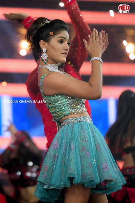 Saniya Iyappan Actress Photos Stills Gallery