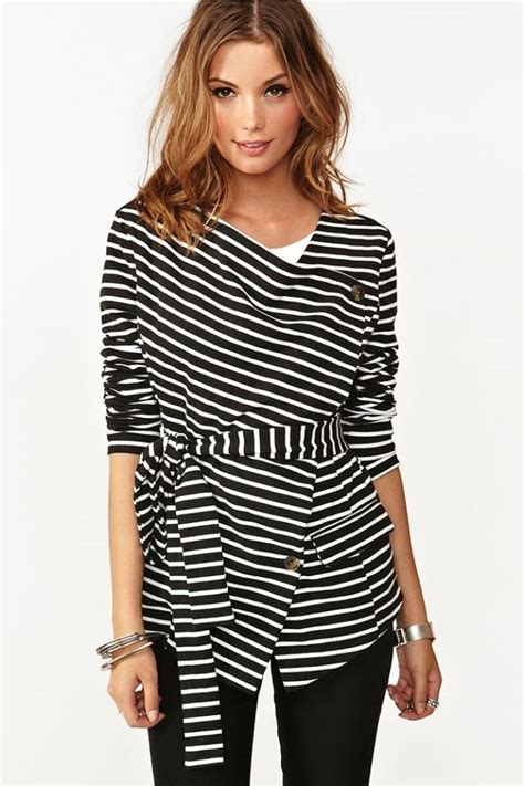 Идеальный пиджак в полоску Модные стили Женская зимняя одежда Одежда