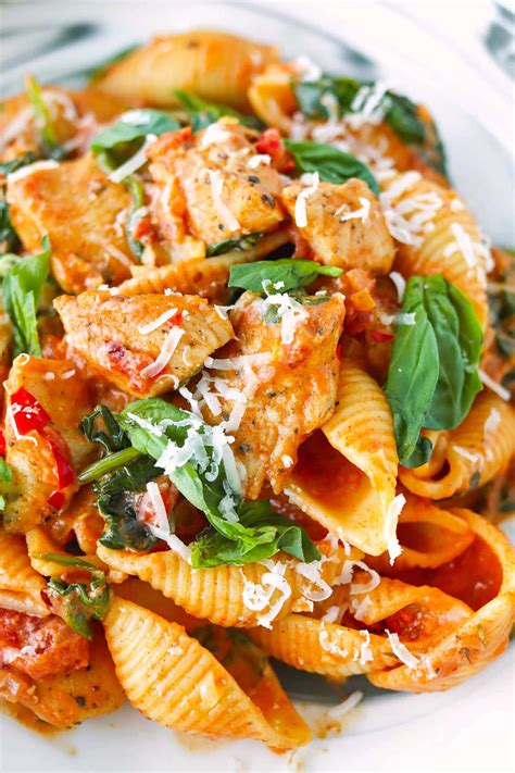 Creamy Spicy Chicken Pasta With Spinach No Heavy Cream That Spicy