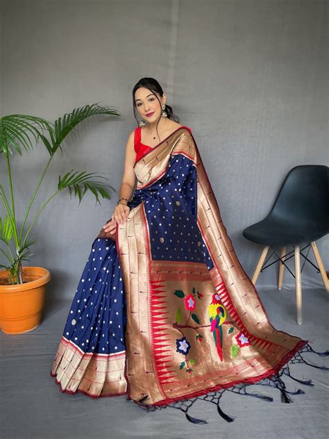 Navy Blue Paithani Saree With Motifs Pattern