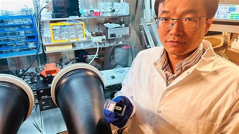 Uw Researchers Unlock Potential Of 2d Magnetic Devices For Future Computing Statnano