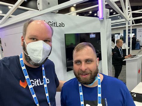 🦊 Michael Friedrich 🌈 On Linkedin Kubecon