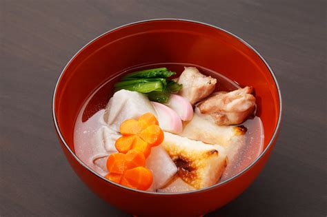 関東と関西のお雑煮は違う？その由来と特徴を紹介！ Tripaトリパ｜旅のプロがお届けする旅行に役立つ情報