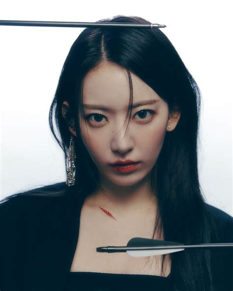 르세라핌 백마와 함께한 언포기븐 세 번째 콘셉트 포토 공개 헉스