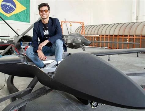 GÊNIO Jovem de anos do Sudoeste da Bahia cria maior drone agrícola de pulverização do mundo