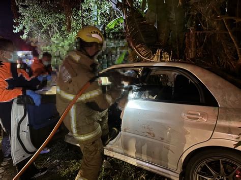 快訊台南嚴重車禍！轎車猛撞橋墩釀3傷「24歲駕駛送醫不治」 中天新聞網