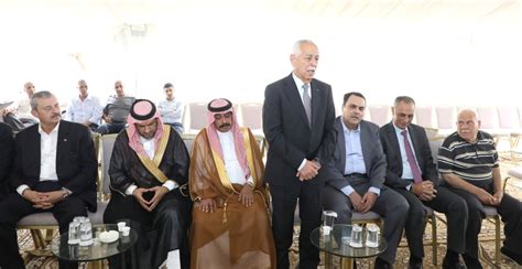 مندوبا عن جلالة الملك عبدالله الثاني ابن الحسين المعظم وسمو الامير