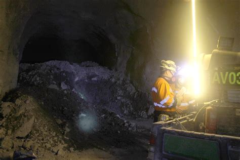 Рио Тинтогийн хувьцаа даваа гарагийн өглөө Нью Йоркийн биржид 1 иар өссөн байна