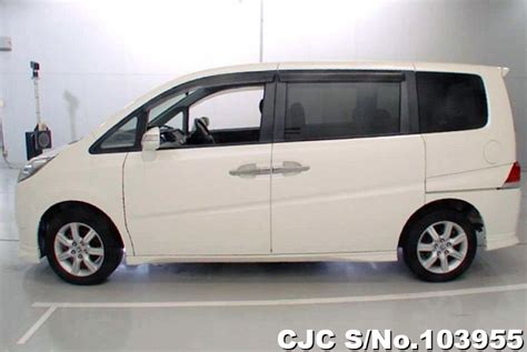 2006 Honda Step Wagon White For Sale Stock No 103955 Japanese Used