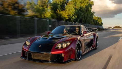Cultured Enthusiast Ini Mazda RX 7 FD Berbalut Veilside 700 HP