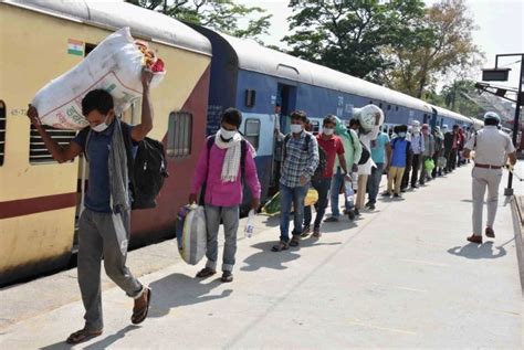 Coronvirus In India Cong To Bear Cost Of Migrants Rail Travel Sonia