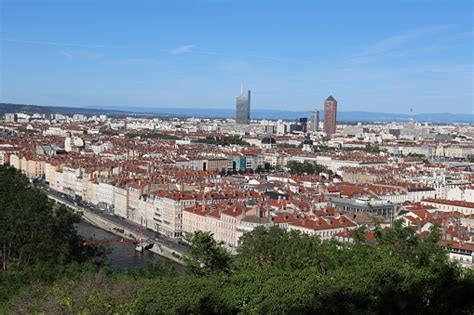리옹의 도시도시와 그 지붕은 높은 최대 Fourvière 언덕에서 볼 수 0명에 대한 스톡 사진 및 기타 이미지 0명 기와