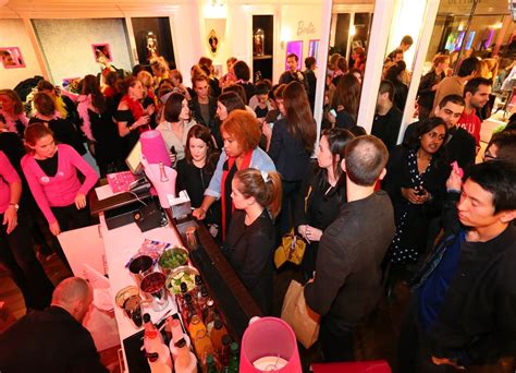 Barbie Factory París Una Vitrina Llena De Tesoros Barbie Blog