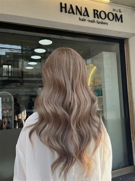 รีวิวทำผมสีชานมฉบับสาวผิวขาวเหลือง สีขับผิวมาก🧋 แกลเลอรีที่โพสต์โดย