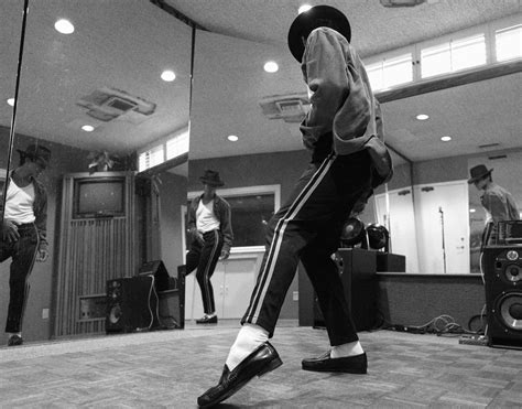 پخش فیلم بیوگرافی مایکل جکسون احتمالاً تا سال ۲۰۲۶ به تعویق می‌افتد