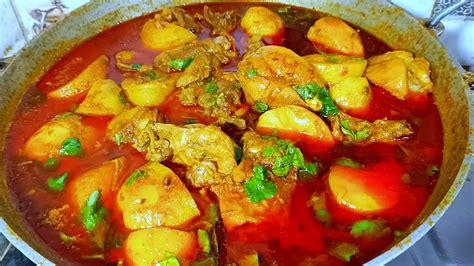 নতুন আলু দিয়ে মুরগির মাংসএর ঝোল খেতে অসাধারণ স্বাদের। Chiken Lal Jhol