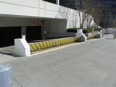 68 바닥 부착 바리케이드tw4030 366~61미터 차단 Surface Mounted Barricade 테러방지 바리케이드 위너기술 인력 및 차량통제시스템