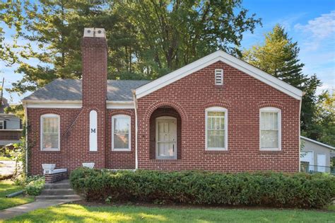 40 Juanita Pl Belleville IL 62223 See Est Value Schools More