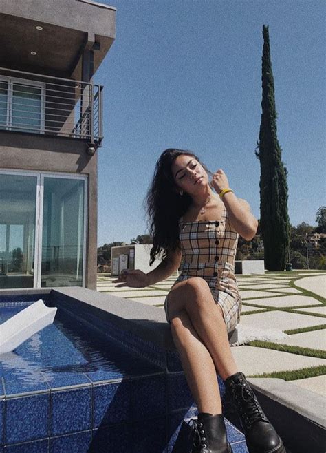 Pin By Leelou On Avani Gregg Avanis Outfits Famous Girls The Most