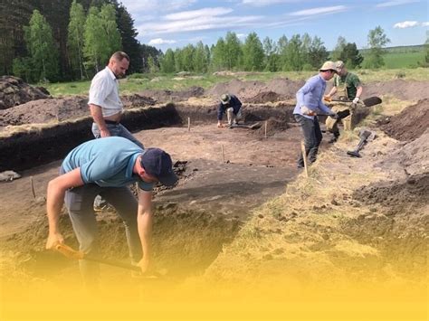 На археологических раскопках под Калугой нашли керамику и иголки из